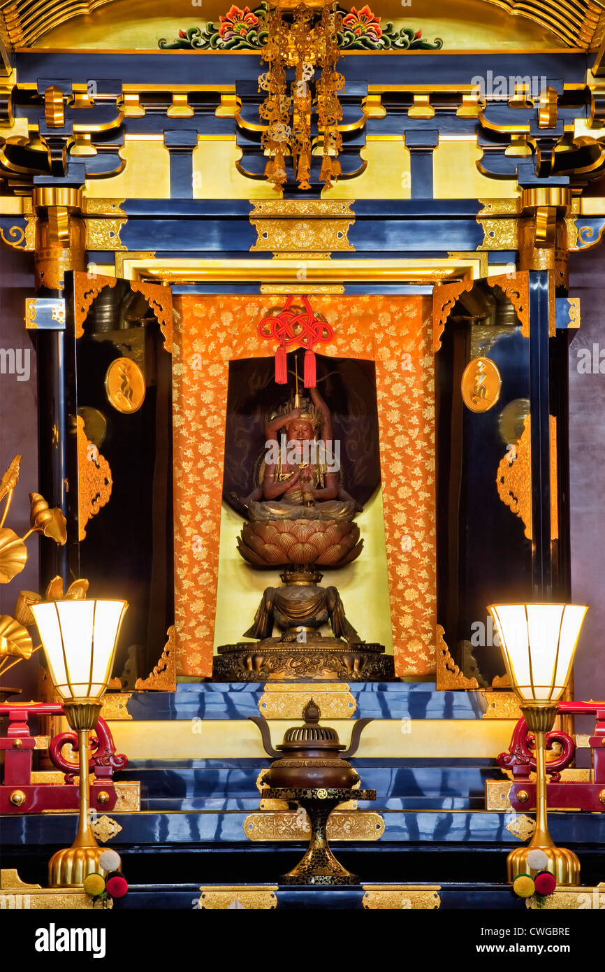 Buddhist altar japan immagini e fotografie stock ad alta risoluzione ...