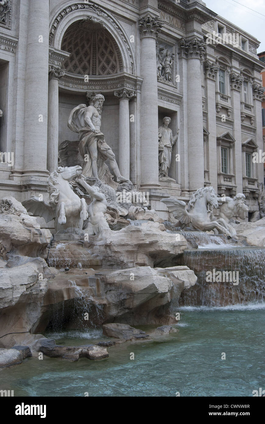 Visita famosa fontana roma italia immagini e fotografie stock ad alta ...