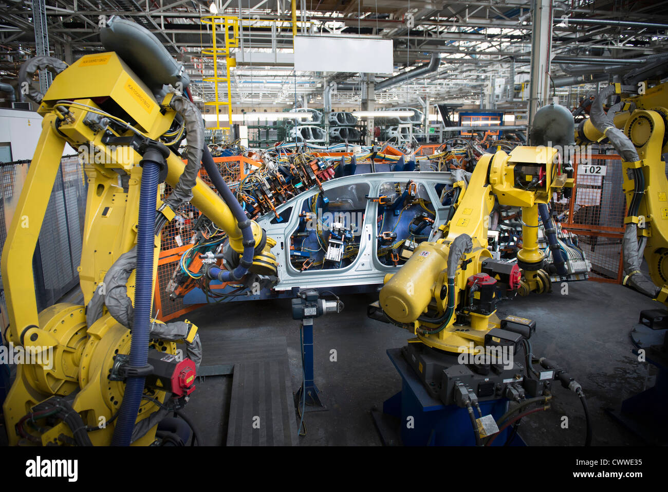 Produzione android immagini e fotografie stock ad alta risoluzione - Alamy