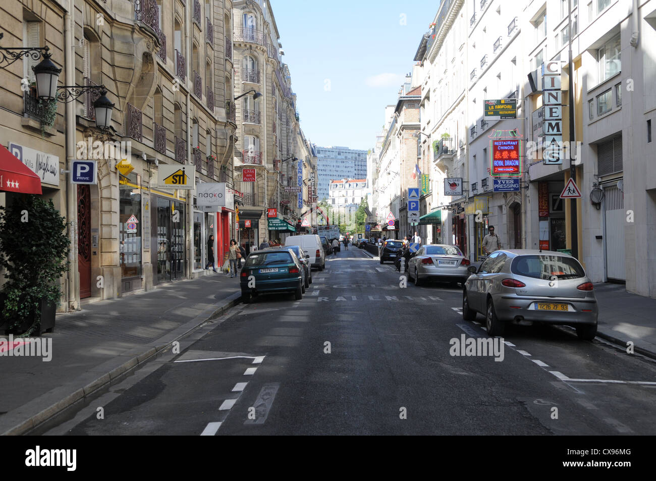Strade secondarie di parigi immagini e fotografie stock ad alta ...