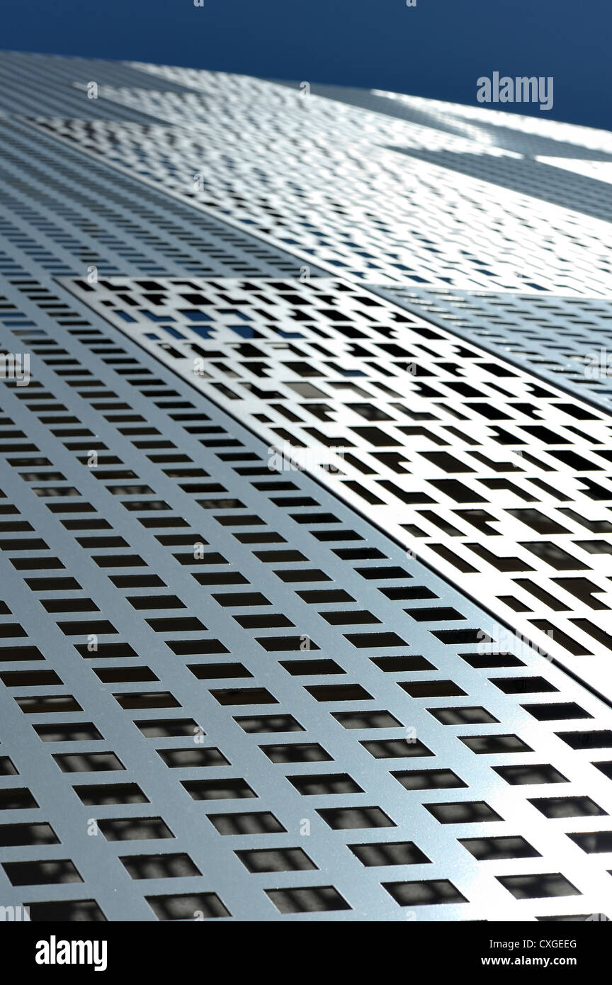 Perforated facade immagini e fotografie stock ad alta risoluzione - Alamy