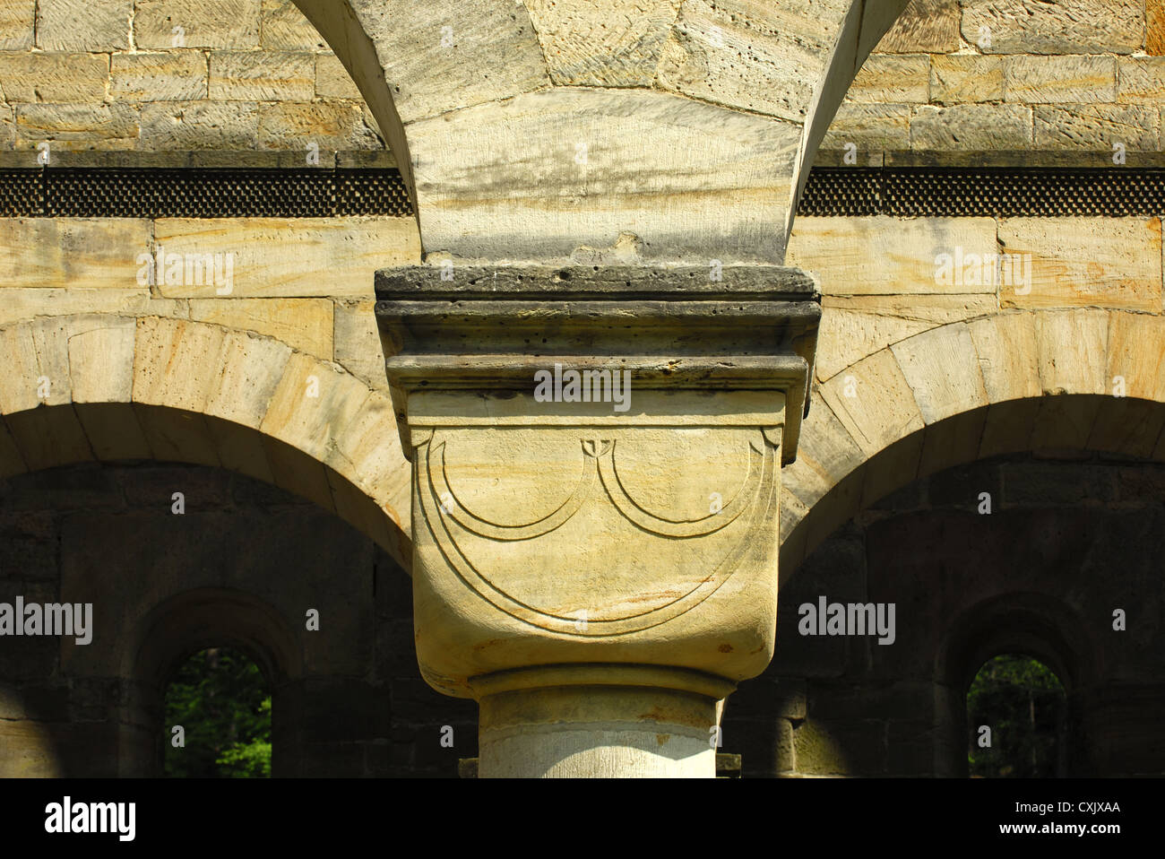 Capitello romanico immagini e fotografie stock ad alta risoluzione - Alamy