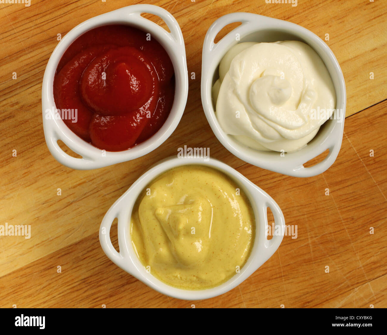 Tre tipi di salse immagini e fotografie stock ad alta risoluzione - Alamy