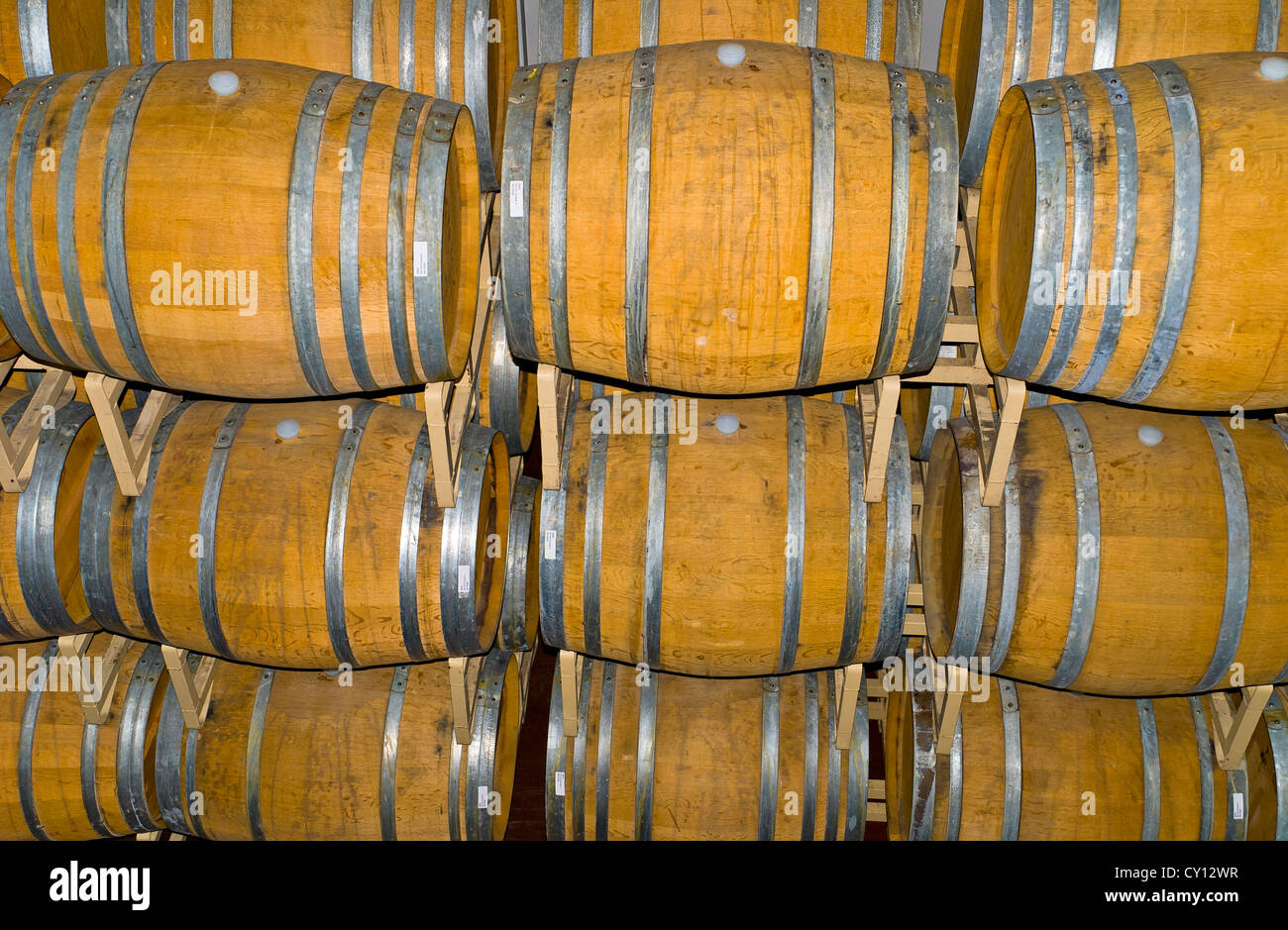 Botte vino immagini e fotografie stock ad alta risoluzione - Alamy