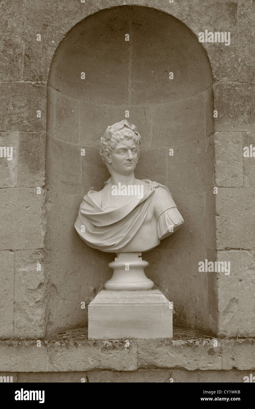 Busto statua greca immagini e fotografie stock ad alta risoluzione - Alamy