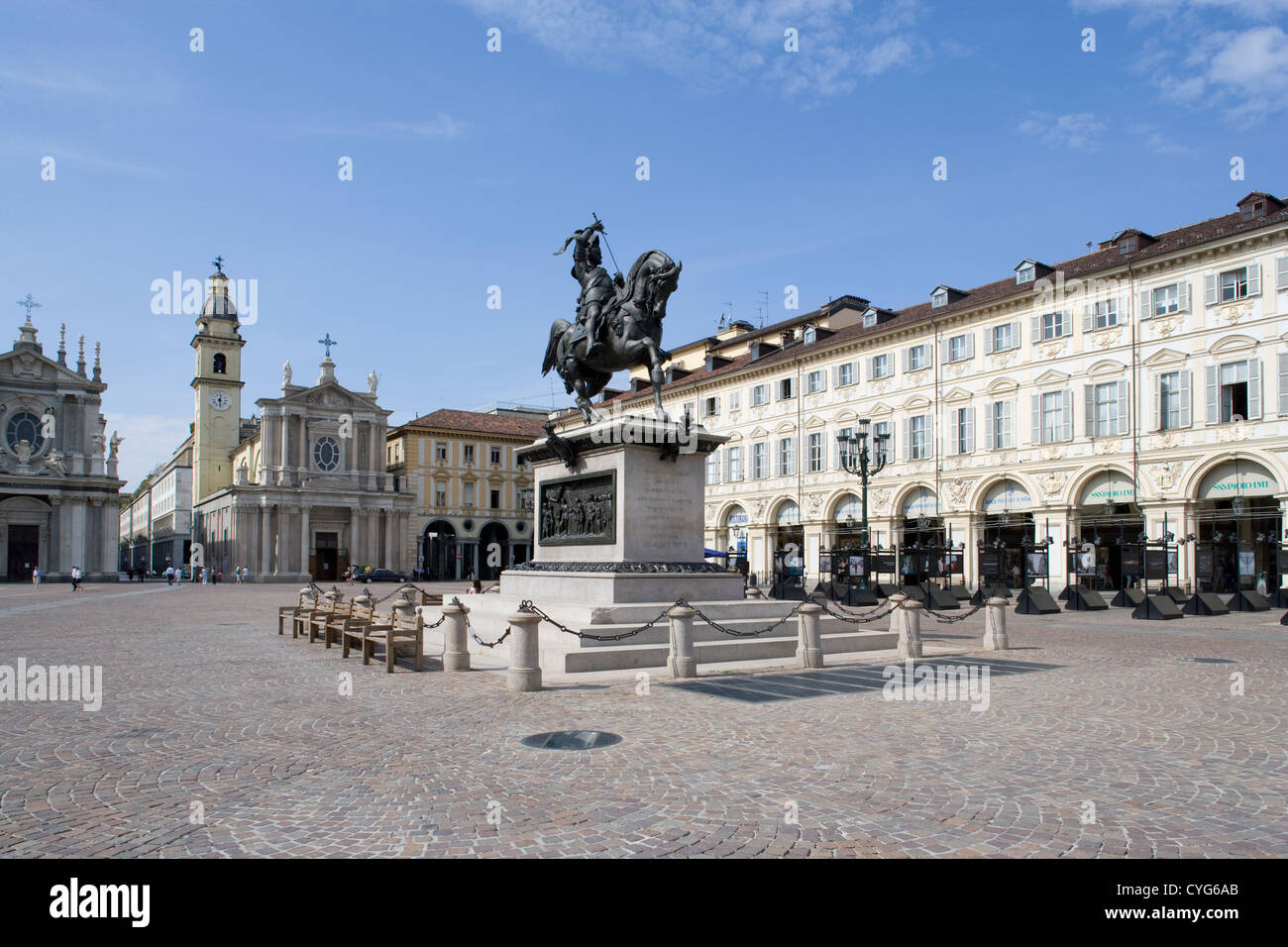 Statua di carlo iii immagini e fotografie stock ad alta risoluzione - Alamy