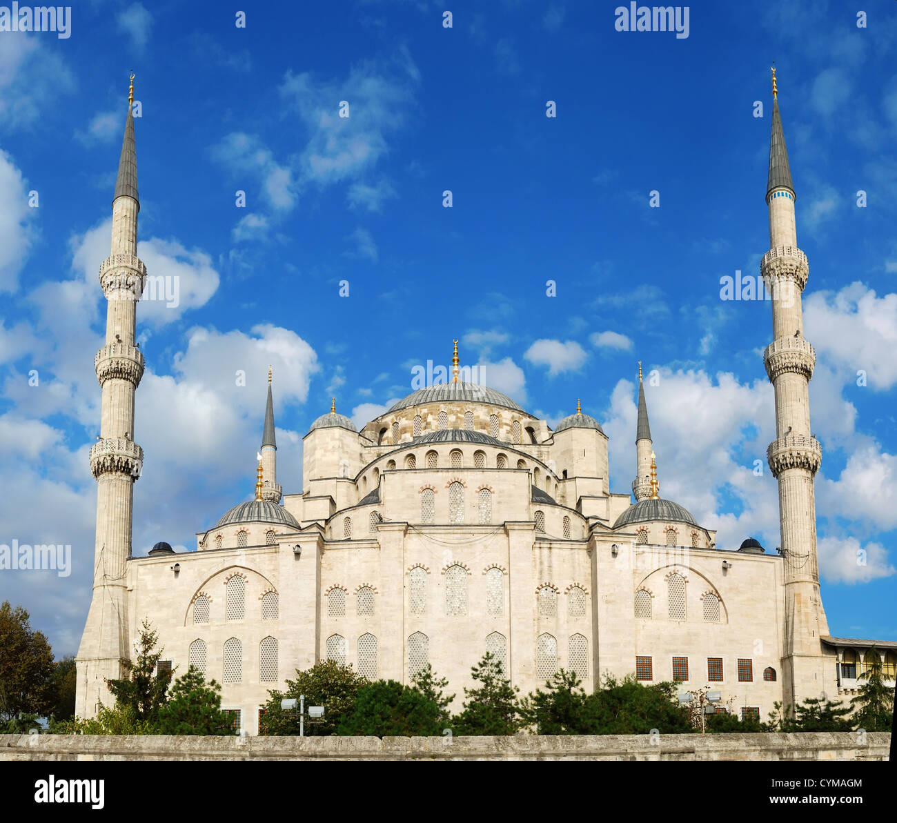 Minareto della moschea di camii kebir immagini e fotografie stock ad ...