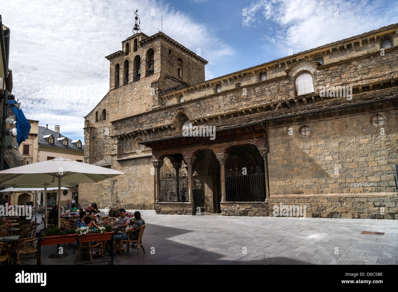 Lo stile romanico san Pietro nella Cattedrale di Jaca, Aragón, Spagna ...