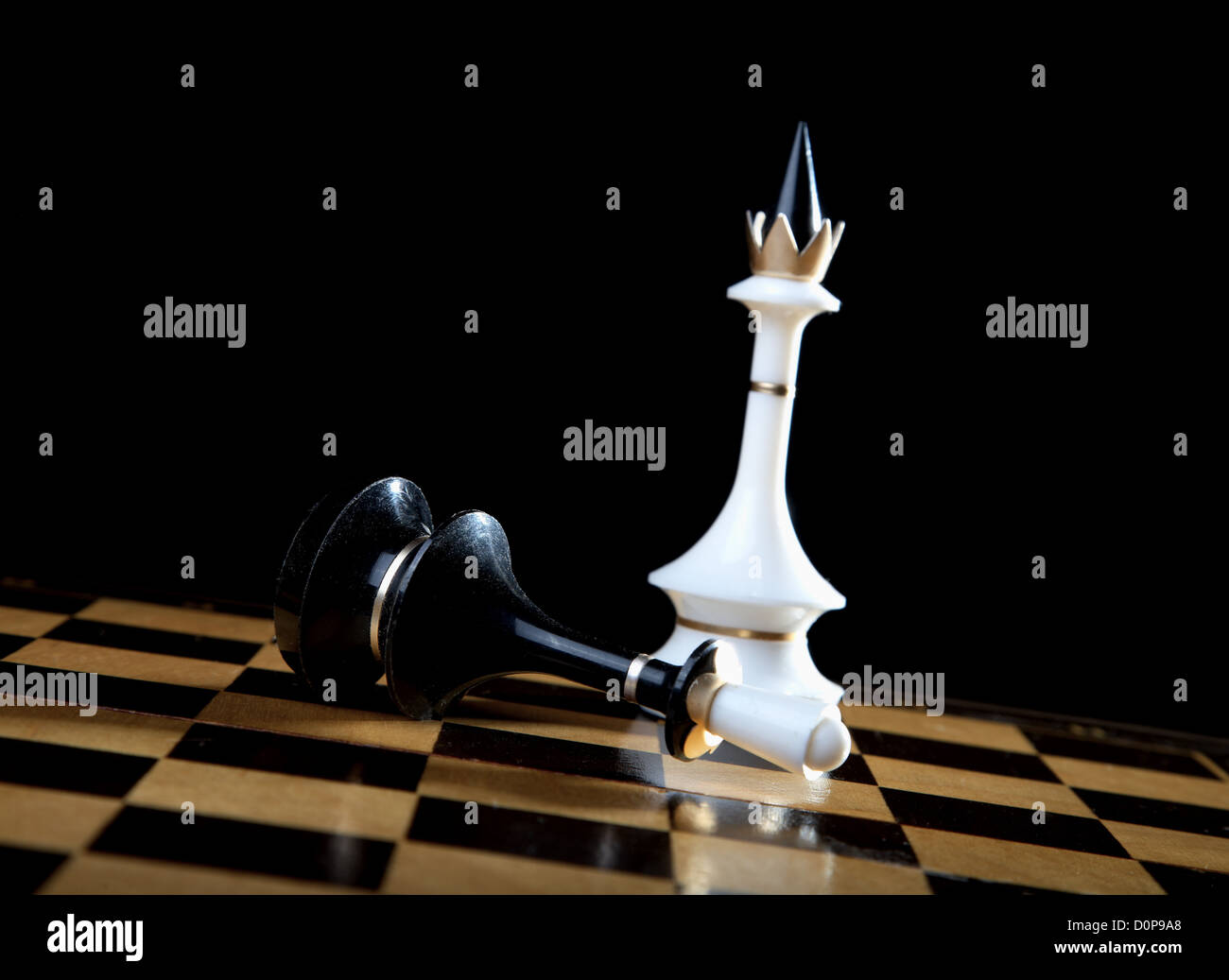 Scacco matto alla regina immagini e fotografie stock ad alta ...