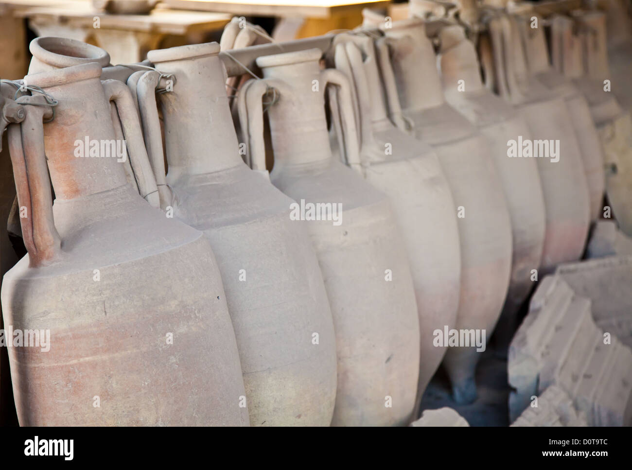 Anfore greche immagini e fotografie stock ad alta risoluzione - Alamy