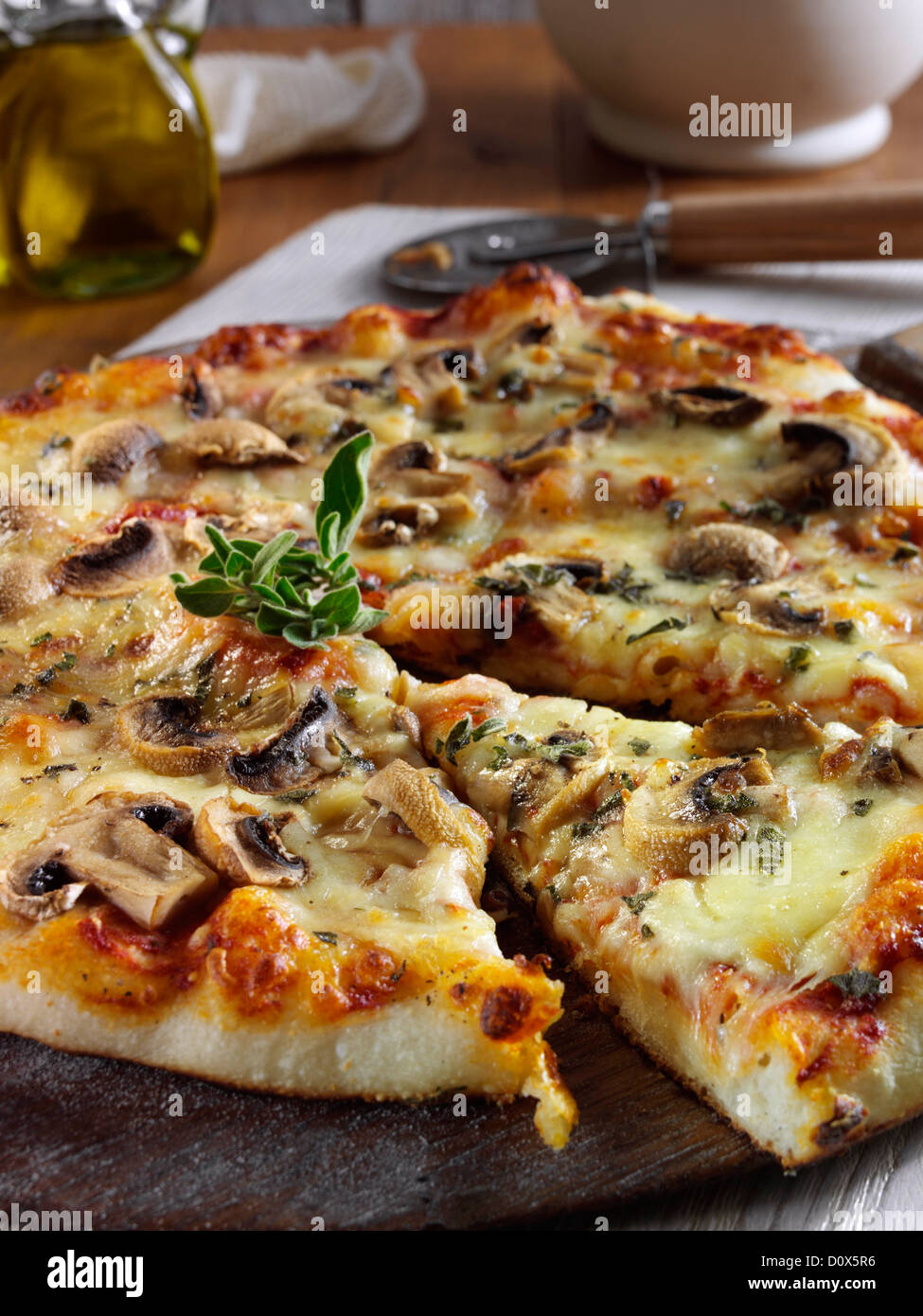 Finger food per pizza ai funghi immagini e fotografie stock ad alta ...