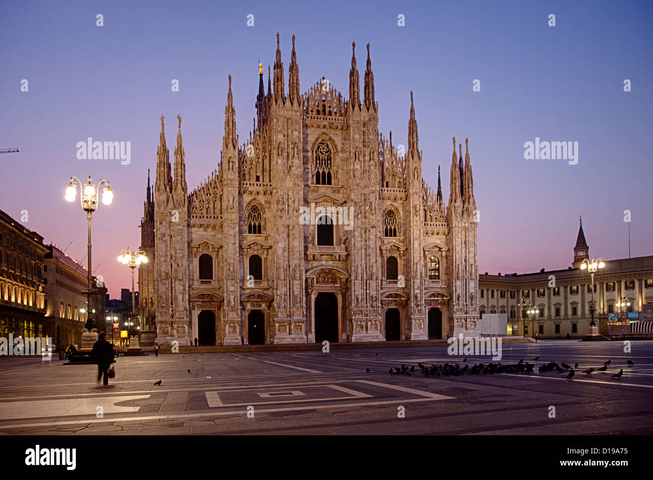 Alba di milano immagini e fotografie stock ad alta risoluzione - Alamy