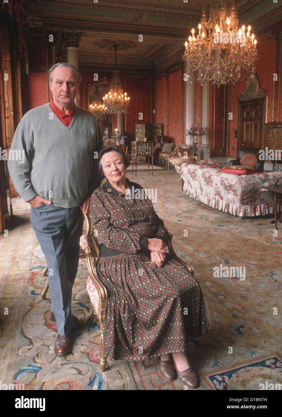 Ron e Pam Williams ultimi proprietari privati di Brodsworth Hall, nei ...