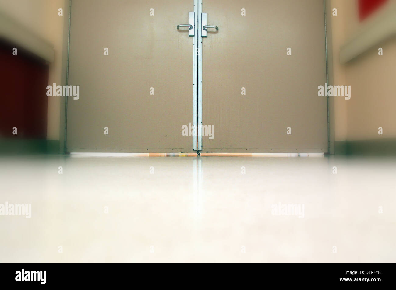 Porta chiusa immagini e fotografie stock ad alta risoluzione - Alamy