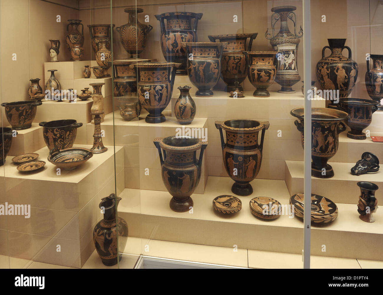 Anfore greche antiche immagini e fotografie stock ad alta risoluzione ...