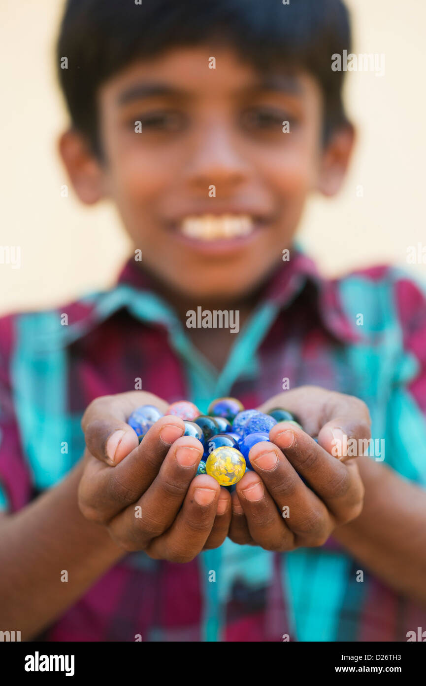 Mani dei bambini indiani immagini e fotografie stock ad alta ...