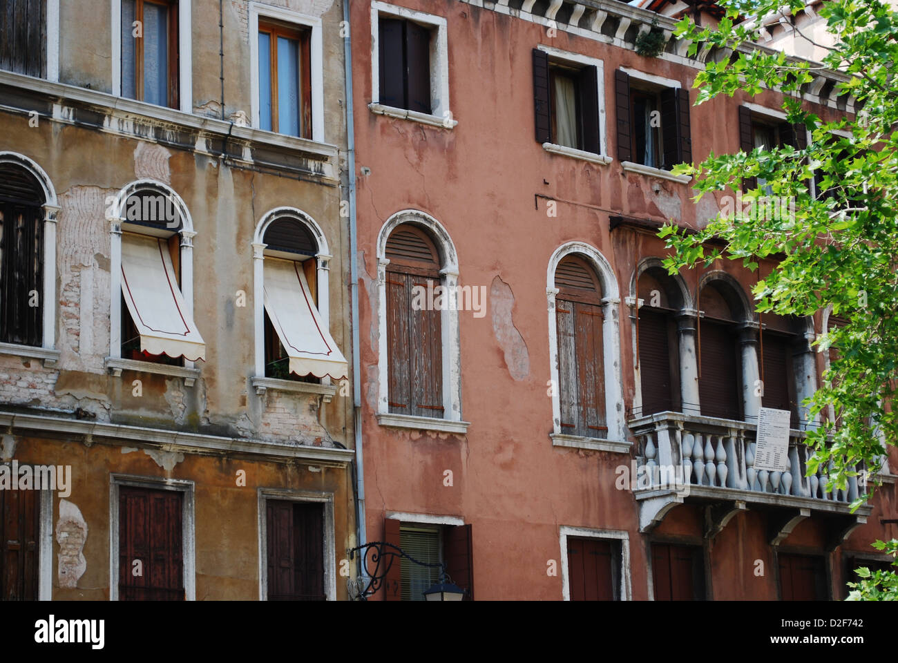 Esterno tipico della casa antica immagini e fotografie stock ad alta ...