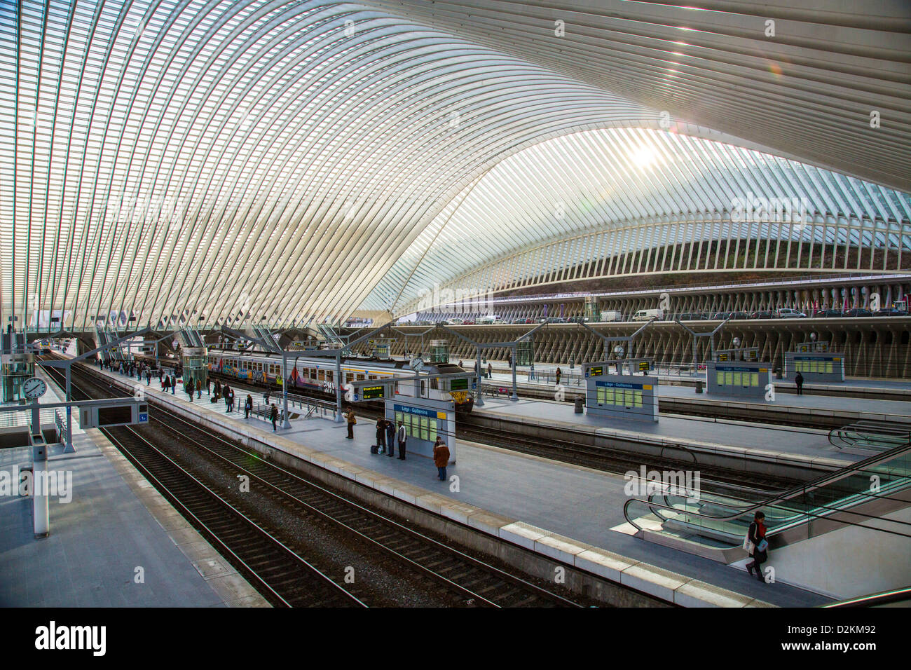La stazione ferroviaria di Liegi, Gare de Liège-Guillemins, progettato ...