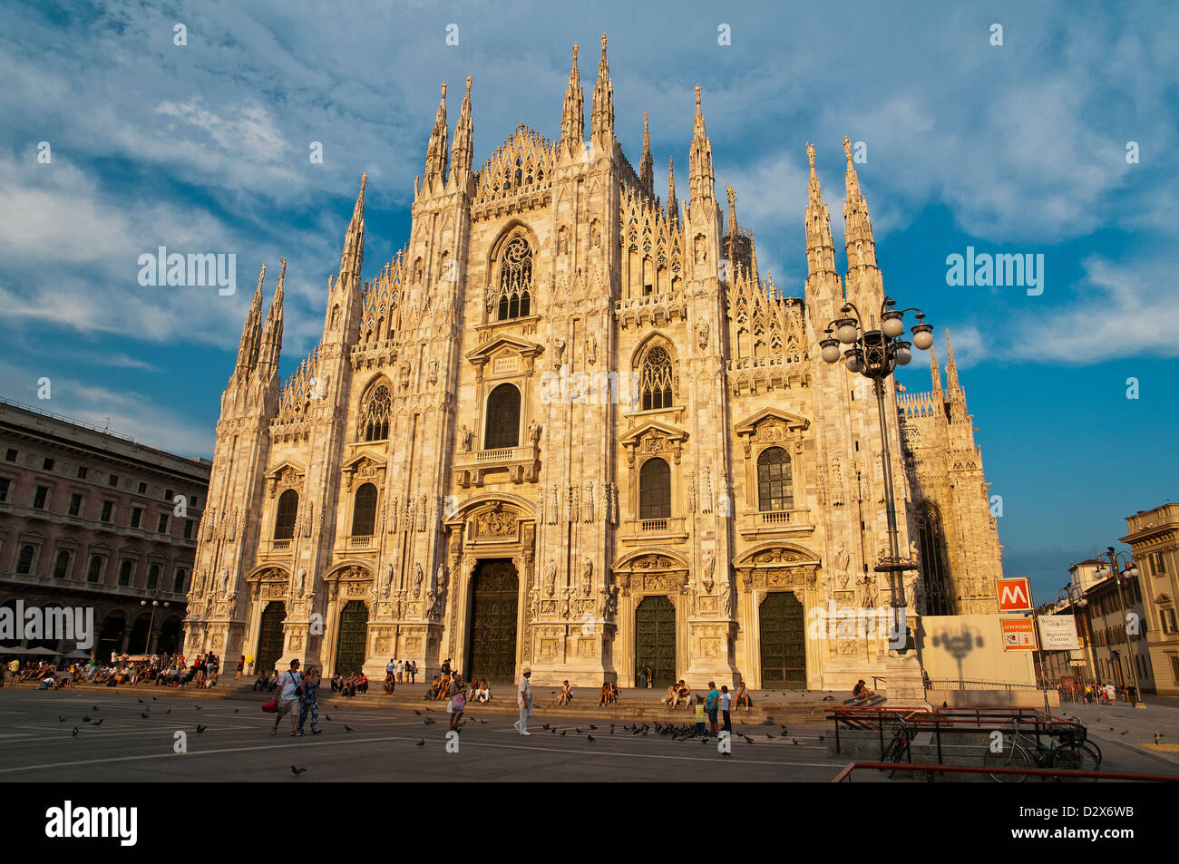 Simbolo di milano immagini e fotografie stock ad alta risoluzione - Alamy