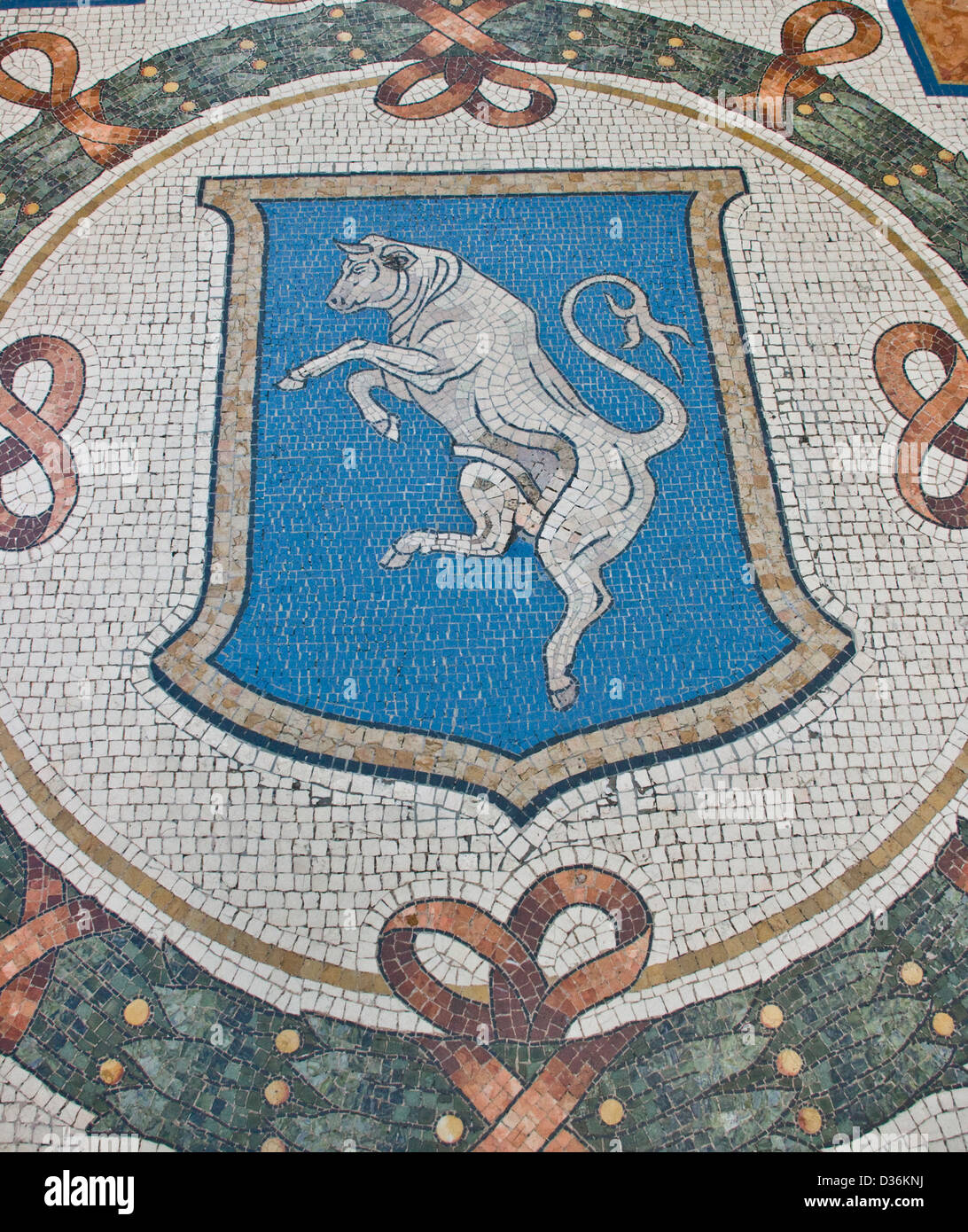 Torino stemma bianco mosaico di Bull in Galleria Vittorio Emanuele II ...