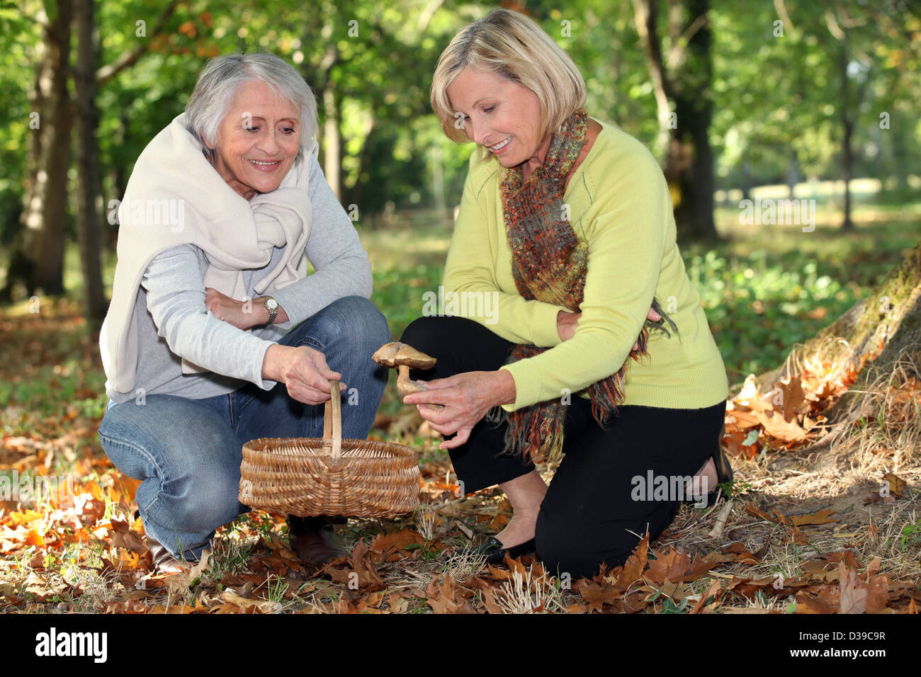 Donne grasse anziane immagini e fotografie stock ad alta risoluzione - Alamy