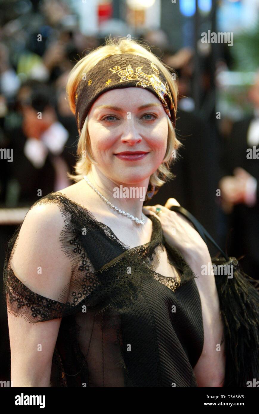 (Dpa) - attrice americana Sharon Stone pone nella 55a Cannes Film ...