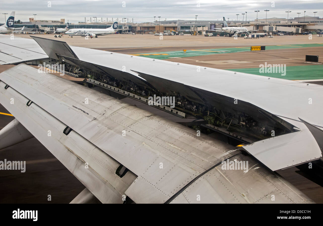 San Diego, California - Un Delta Airlines aereo atterra all'Aeroporto ...
