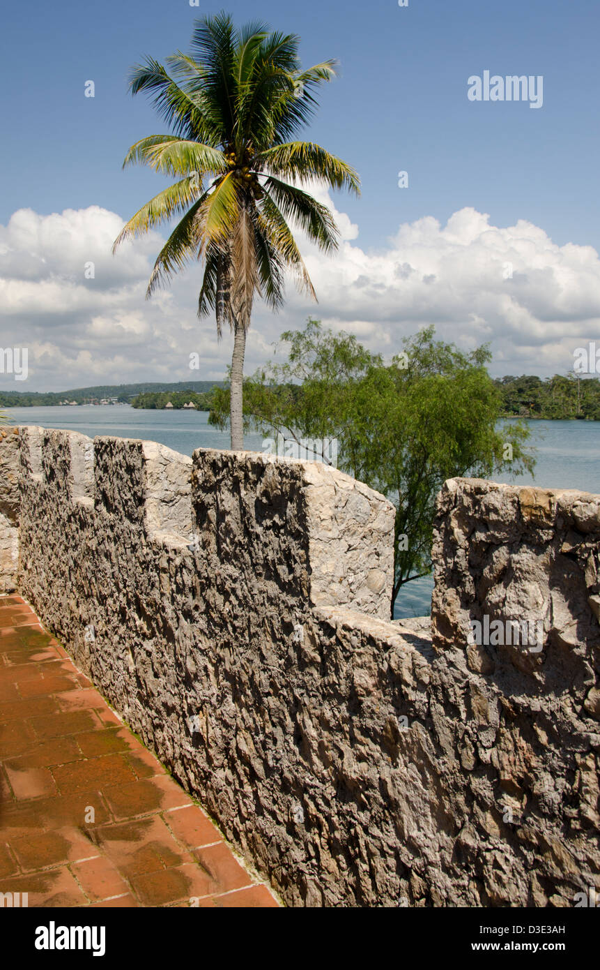 Guatemala, Rio Dulce, Castillo de San Felipe de Lara (aka Castillo de ...