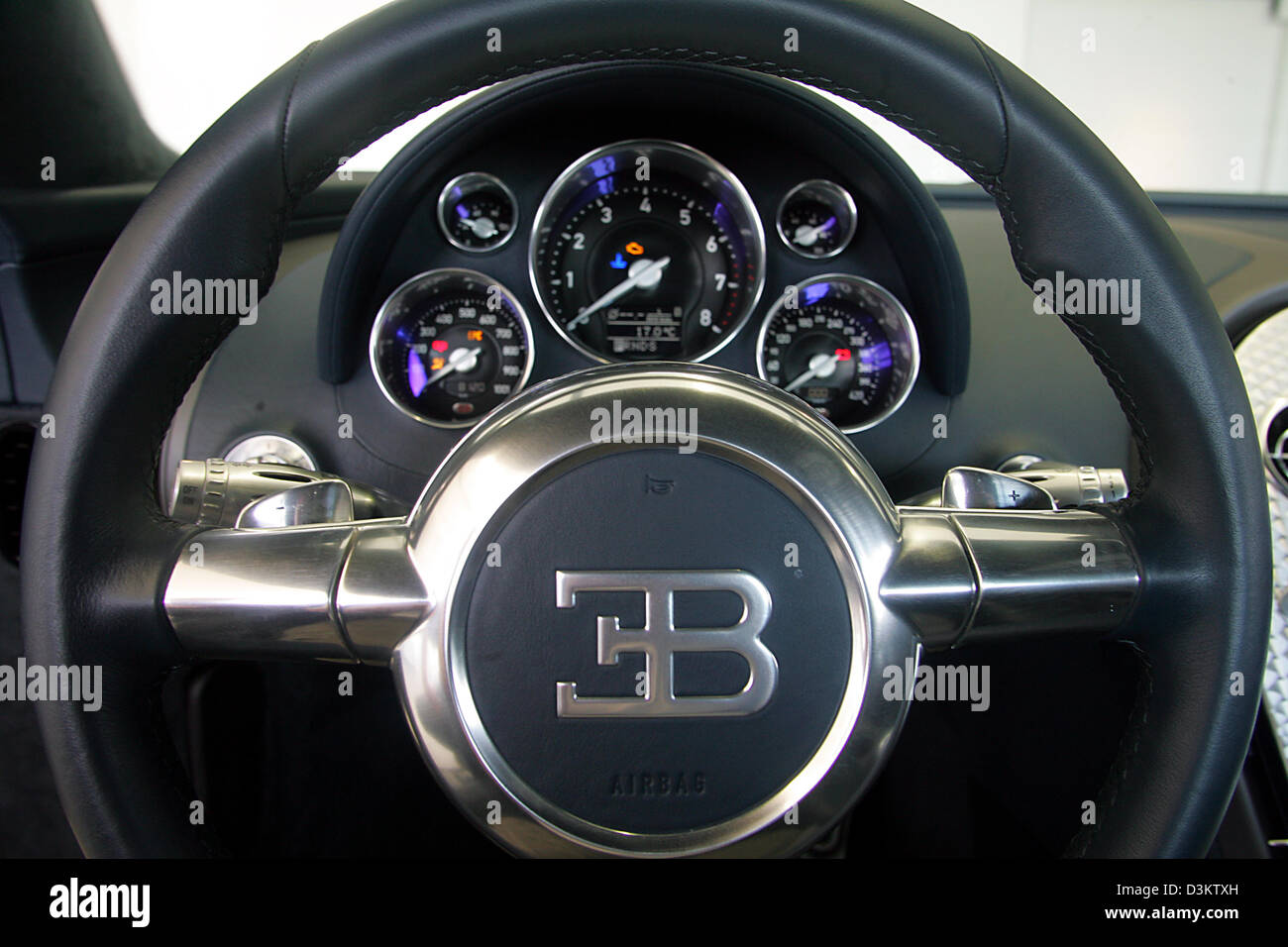 Bugatti cockpit immagini e fotografie stock ad alta risoluzione - Alamy