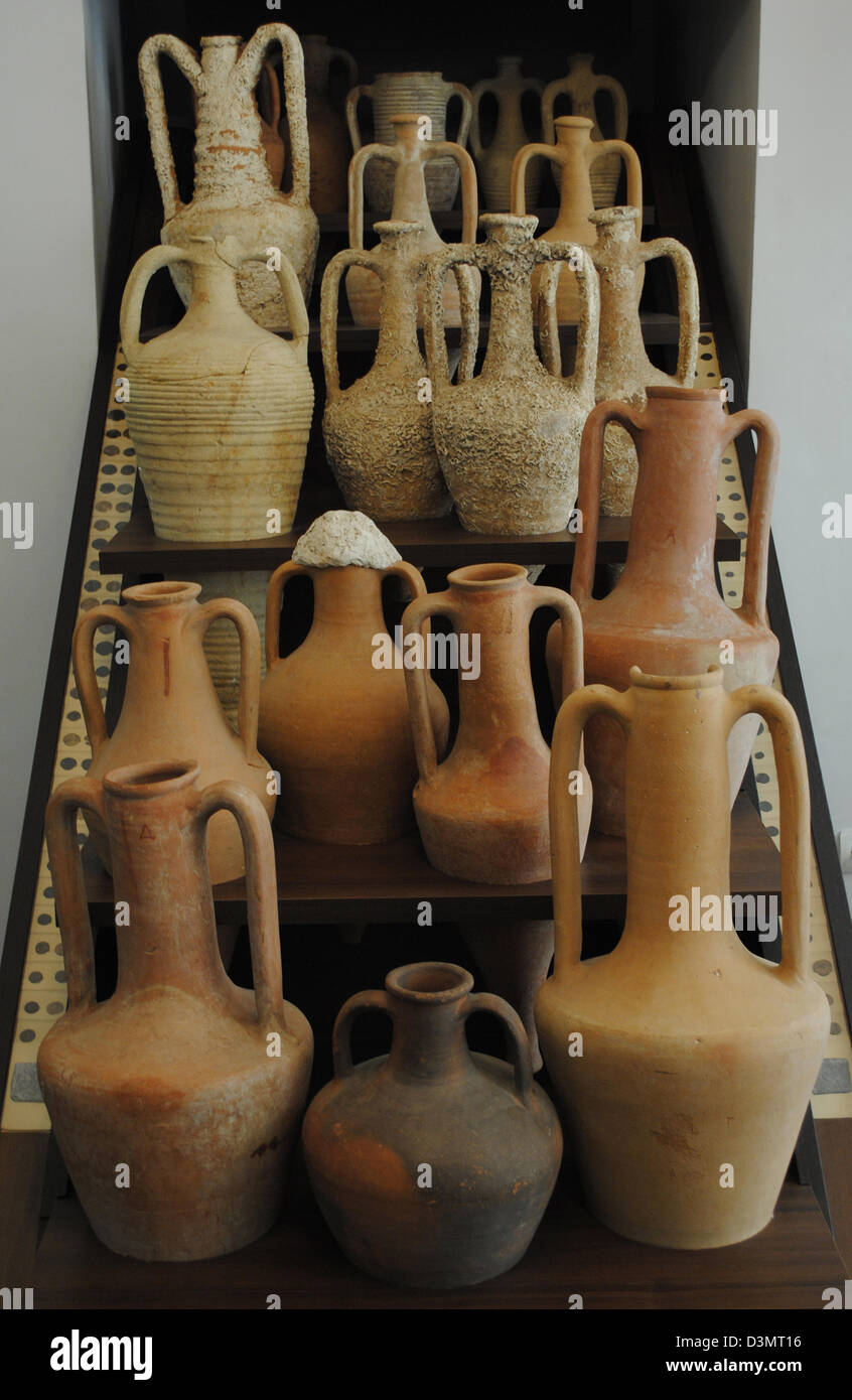 Anfora greca trasporto immagini e fotografie stock ad alta risoluzione ...