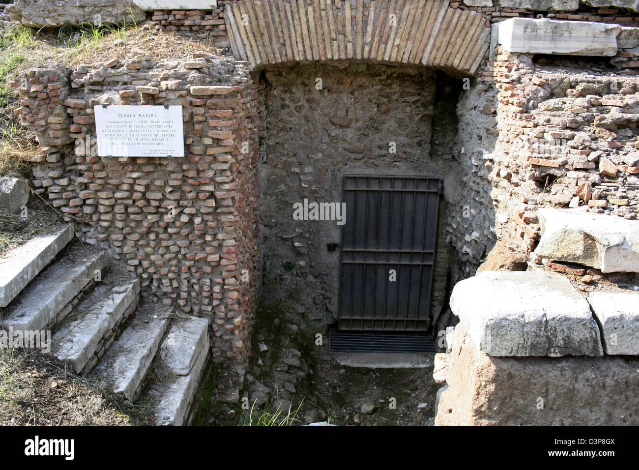 Cloaca maxima roma immagini e fotografie stock ad alta risoluzione - Alamy