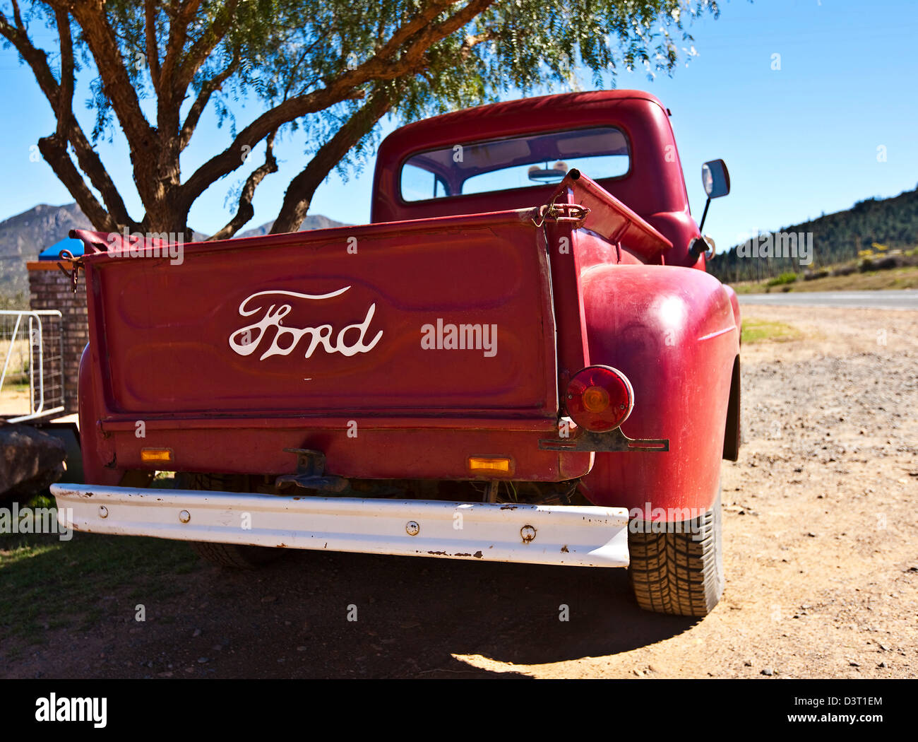 Vintage red ford pickup truck immagini e fotografie stock ad alta ...