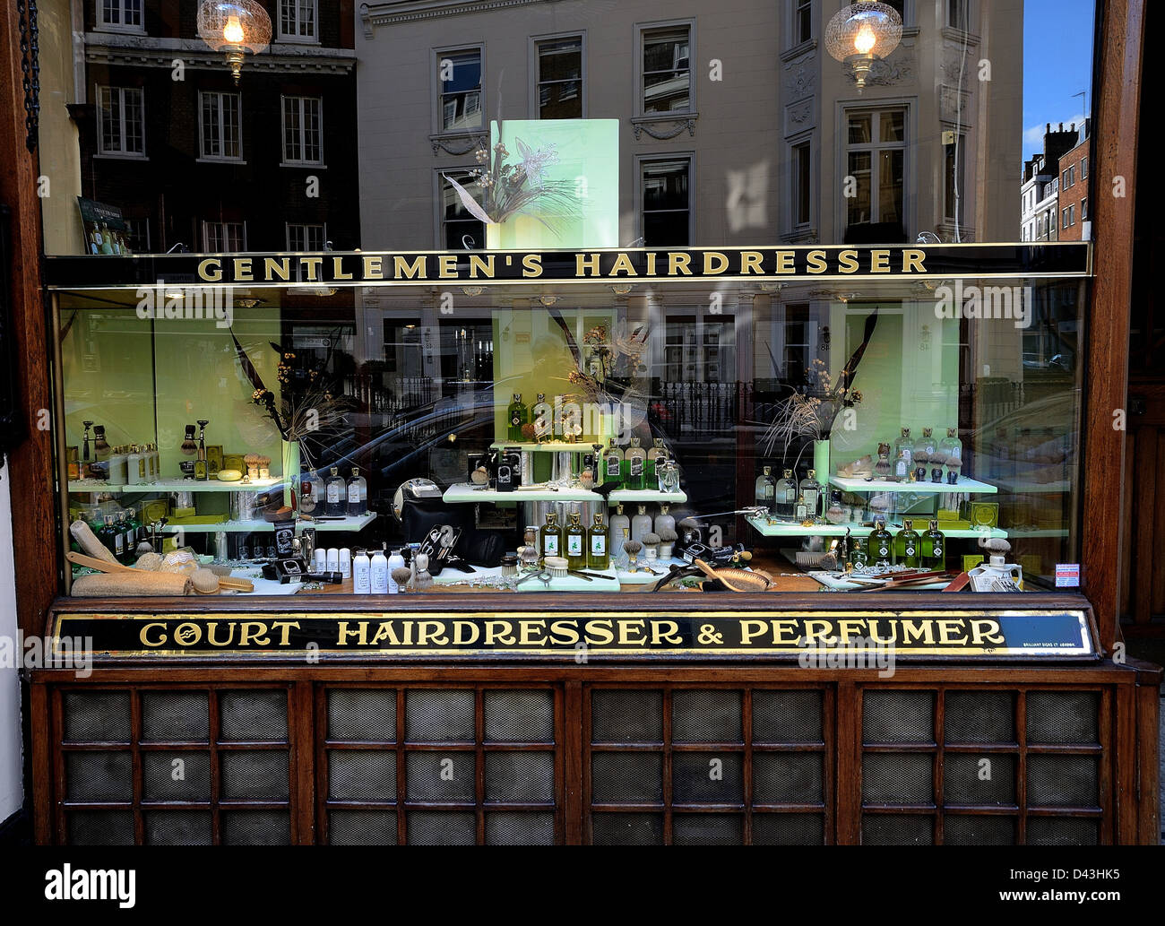 Trumper barbiere mayfair londra immagini e fotografie stock ad alta ...