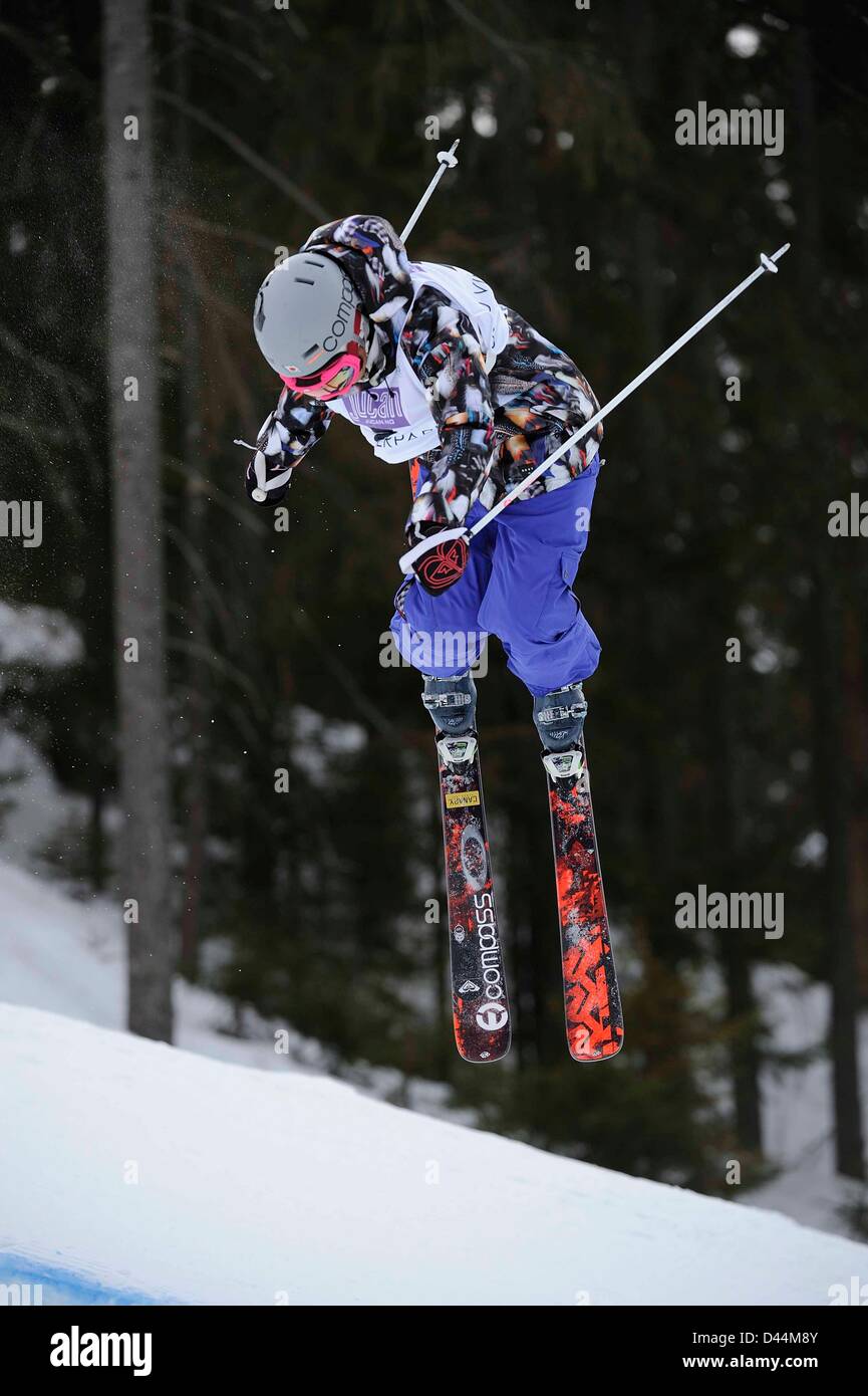 Antonio Mitsuboshi (JPN), 4 marzo 2013 - Sci freestyle : Antonio Mitsuboshi del Giappone in ...