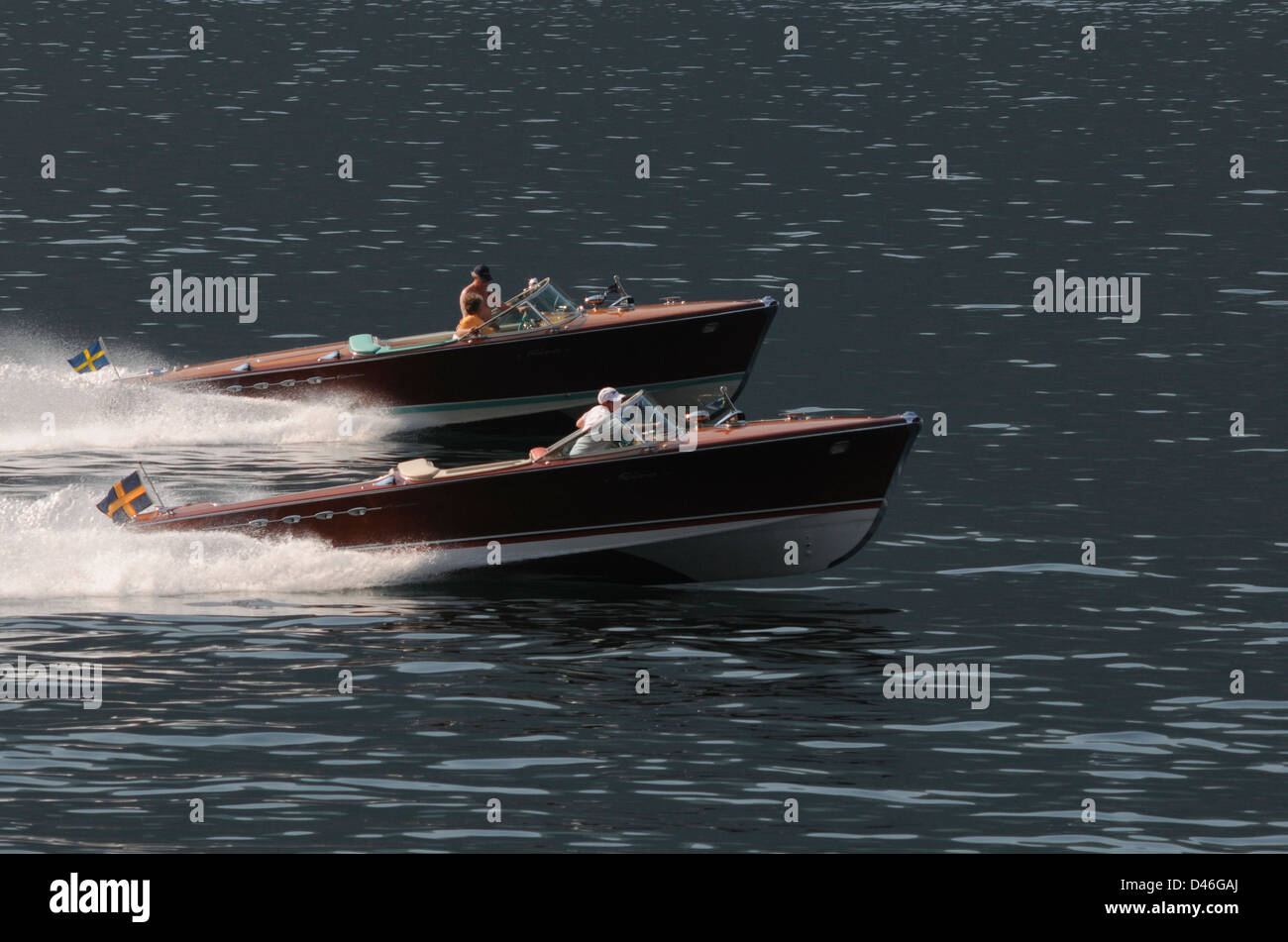 Motorboats riva immagini e fotografie stock ad alta risoluzione - Alamy