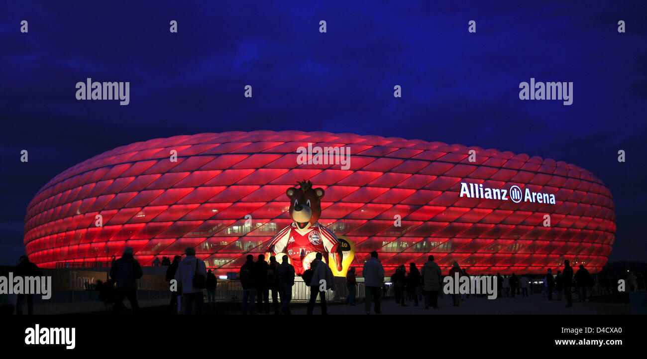 Una visione generale allianz arena di monaco di baviera immagini e ...