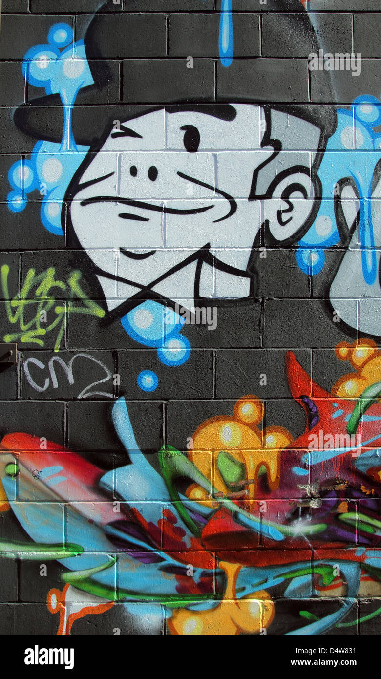 Muro di graffiti colorati immagini e fotografie stock ad alta ...