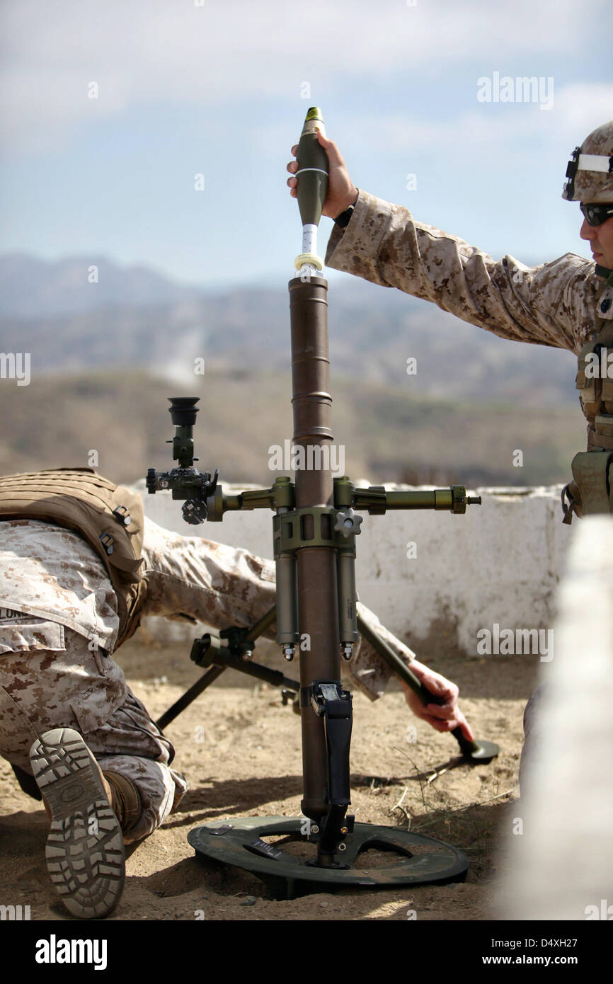 60mm mortar immagini e fotografie stock ad alta risoluzione - Alamy