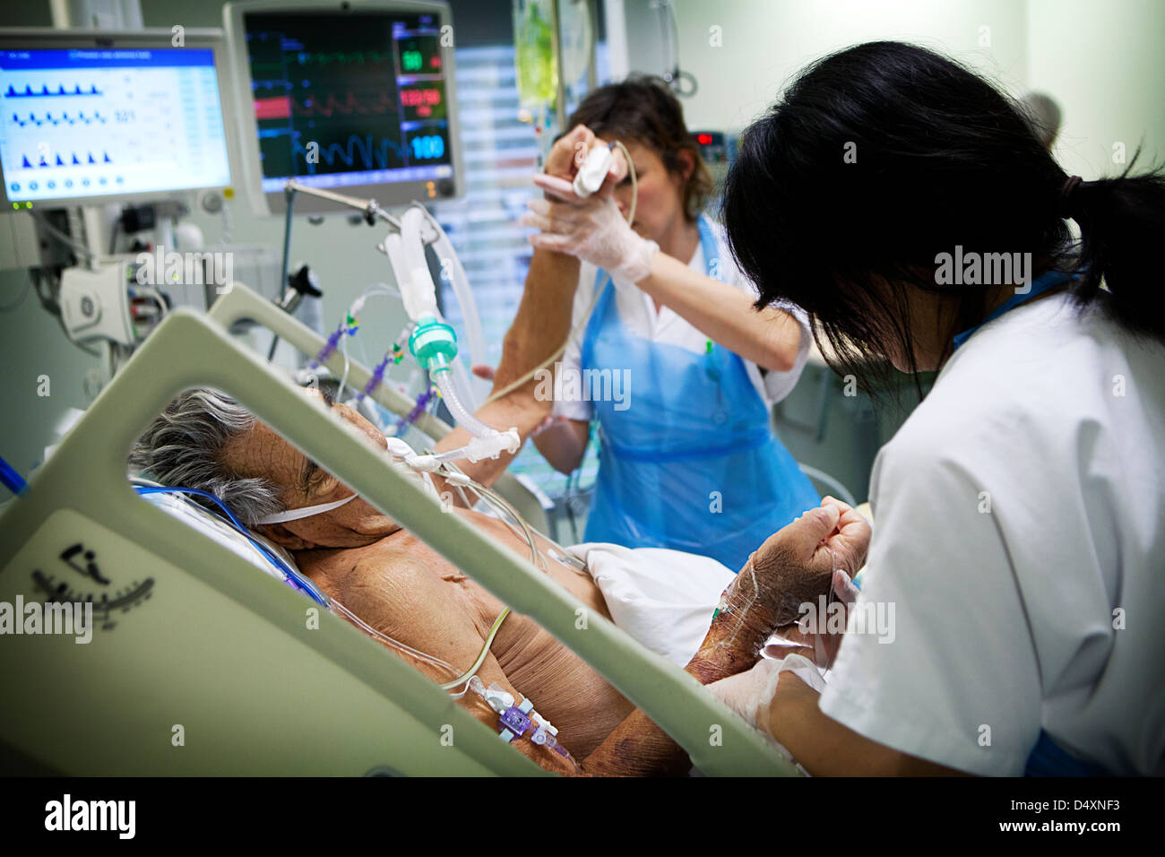 Terapia intensiva immagini e fotografie stock ad alta risoluzione - Alamy