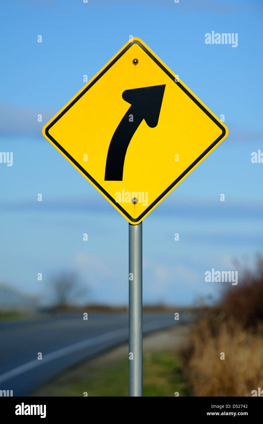 Cartello stradale curvo immagini e fotografie stock ad alta risoluzione ...