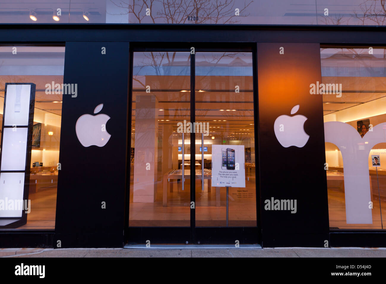 Apple store logo immagini e fotografie stock ad alta risoluzione - Alamy