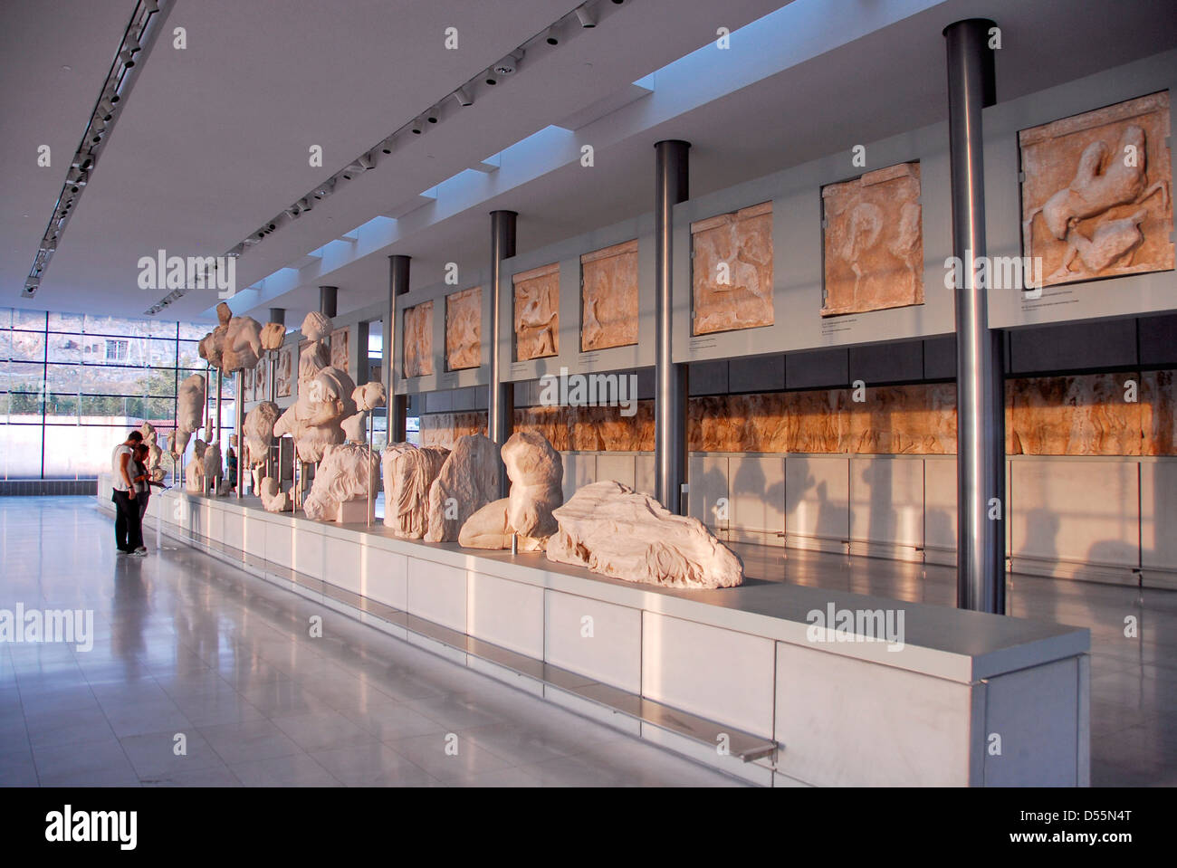 Il moderno museo dell'Acropoli di Atene, Grecia Foto stock - Alamy