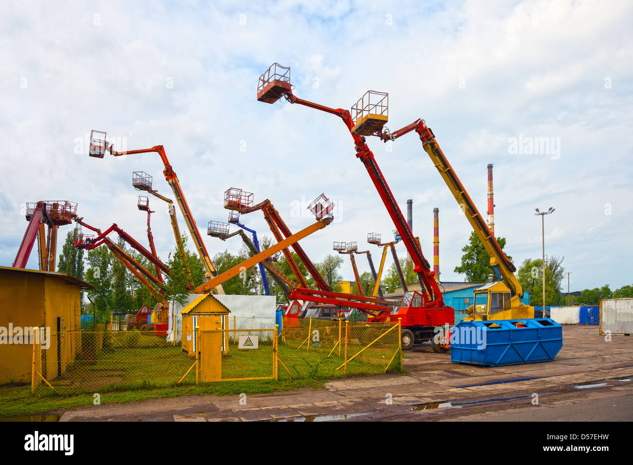 Gru a cestello con piattaforma immagini e fotografie stock ad alta ...