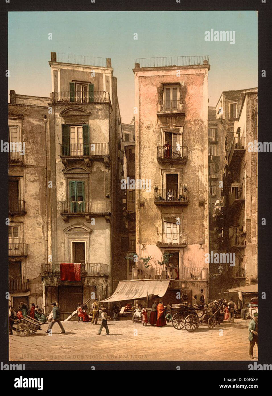 Vecchie strade di napoli immagini e fotografie stock ad alta ...