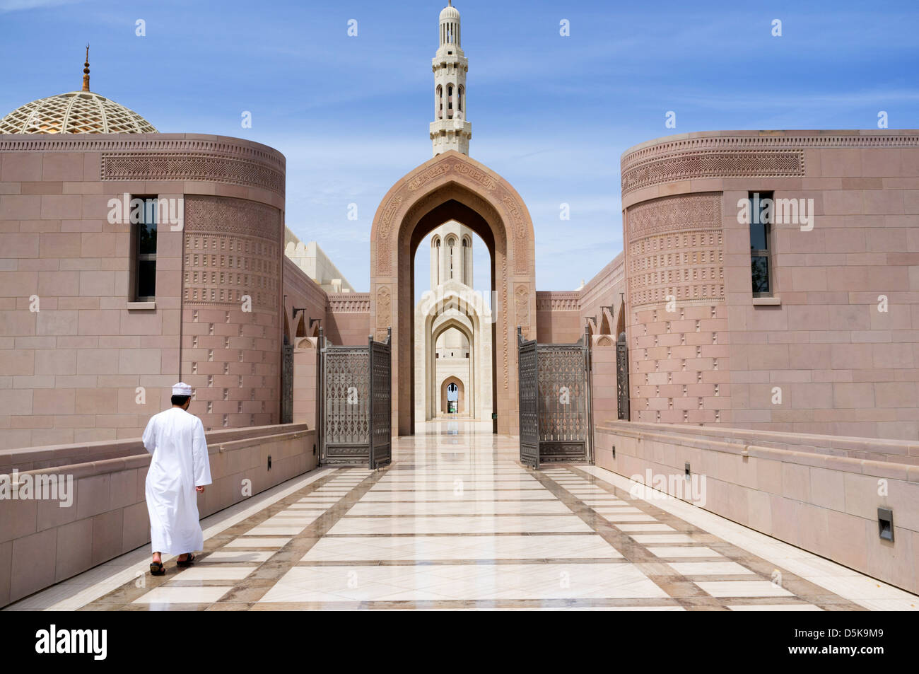Sultan Qaboos grande moschea in Muscat Oman Medio Oriente Foto stock ...