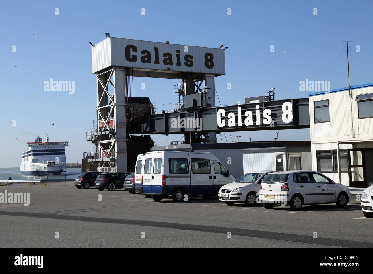 Nel terminal dei traghetti di calais in francia immagini e fotografie ...