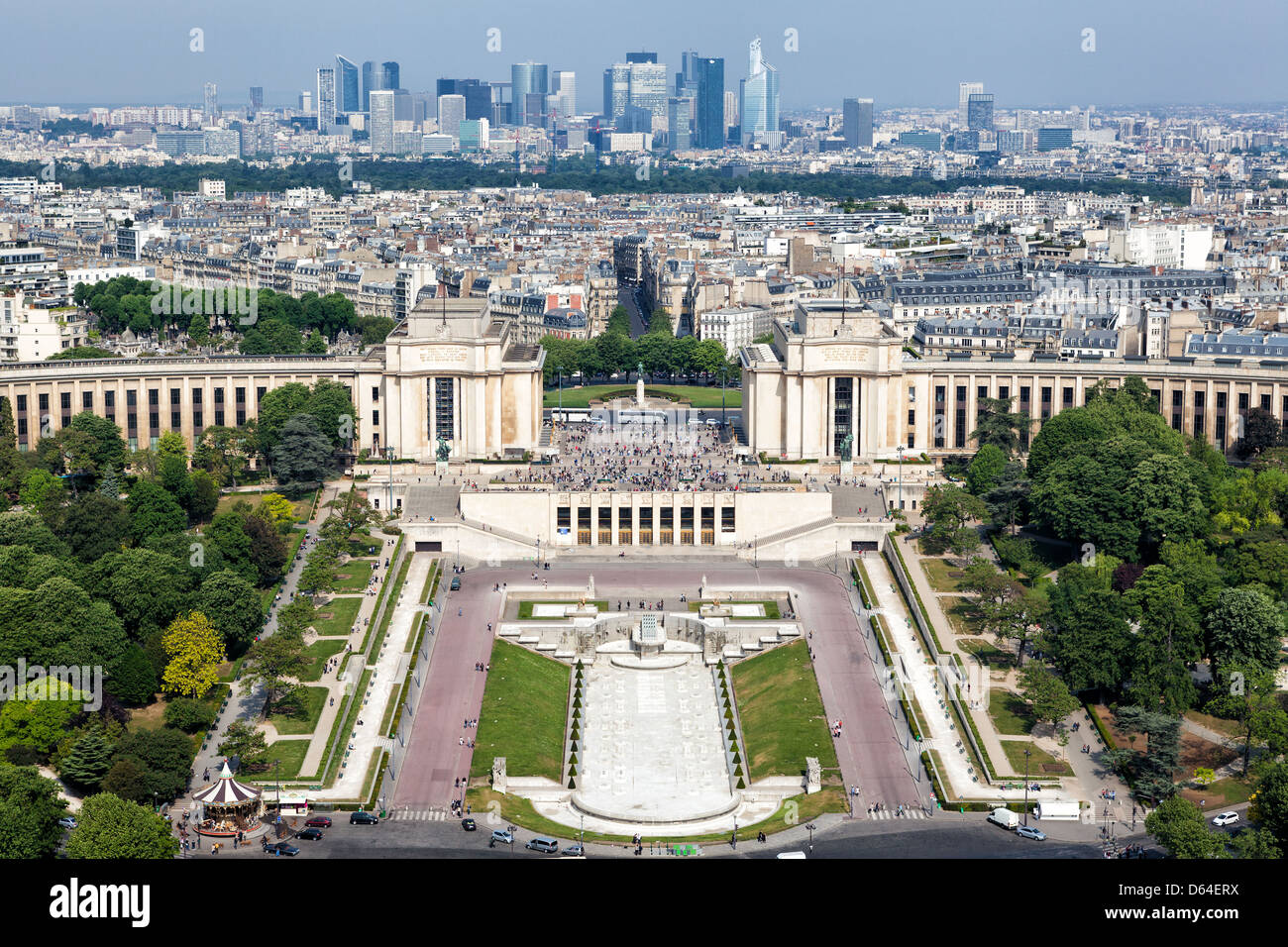 Dalla torre eiffel immagini e fotografie stock ad alta risoluzione - Alamy