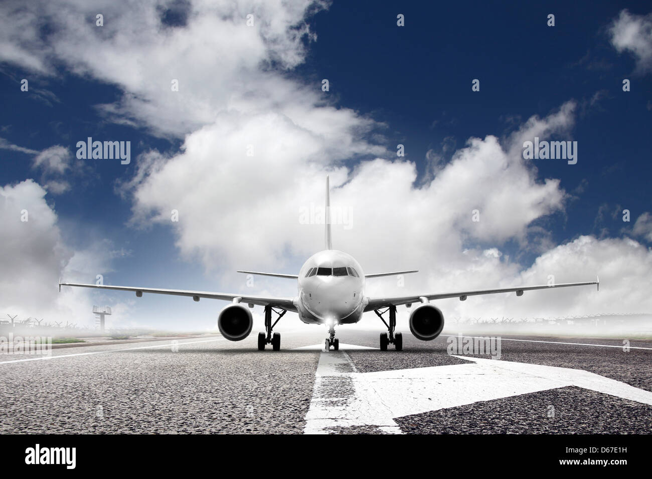 Aeroplano dell'aeroporto di arrivo immagini e fotografie stock ad alta ...
