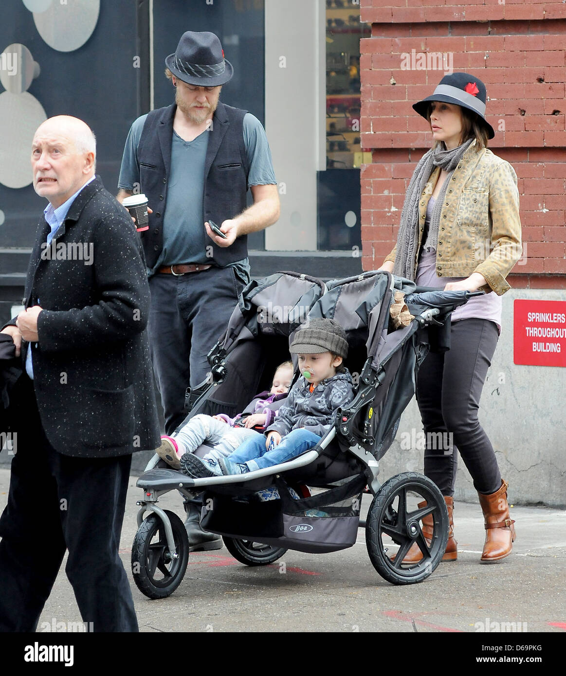 Renn Hawkey, Vera Farmiga, Gytta Lubov Hawkey e Fynn Hawkey Vera ...