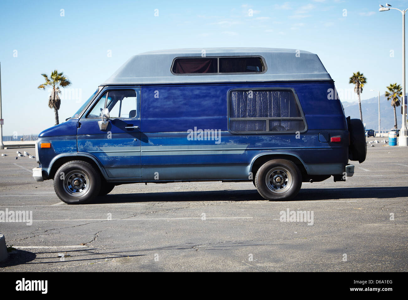 Minivan retrò immagini e fotografie stock ad alta risoluzione - Alamy